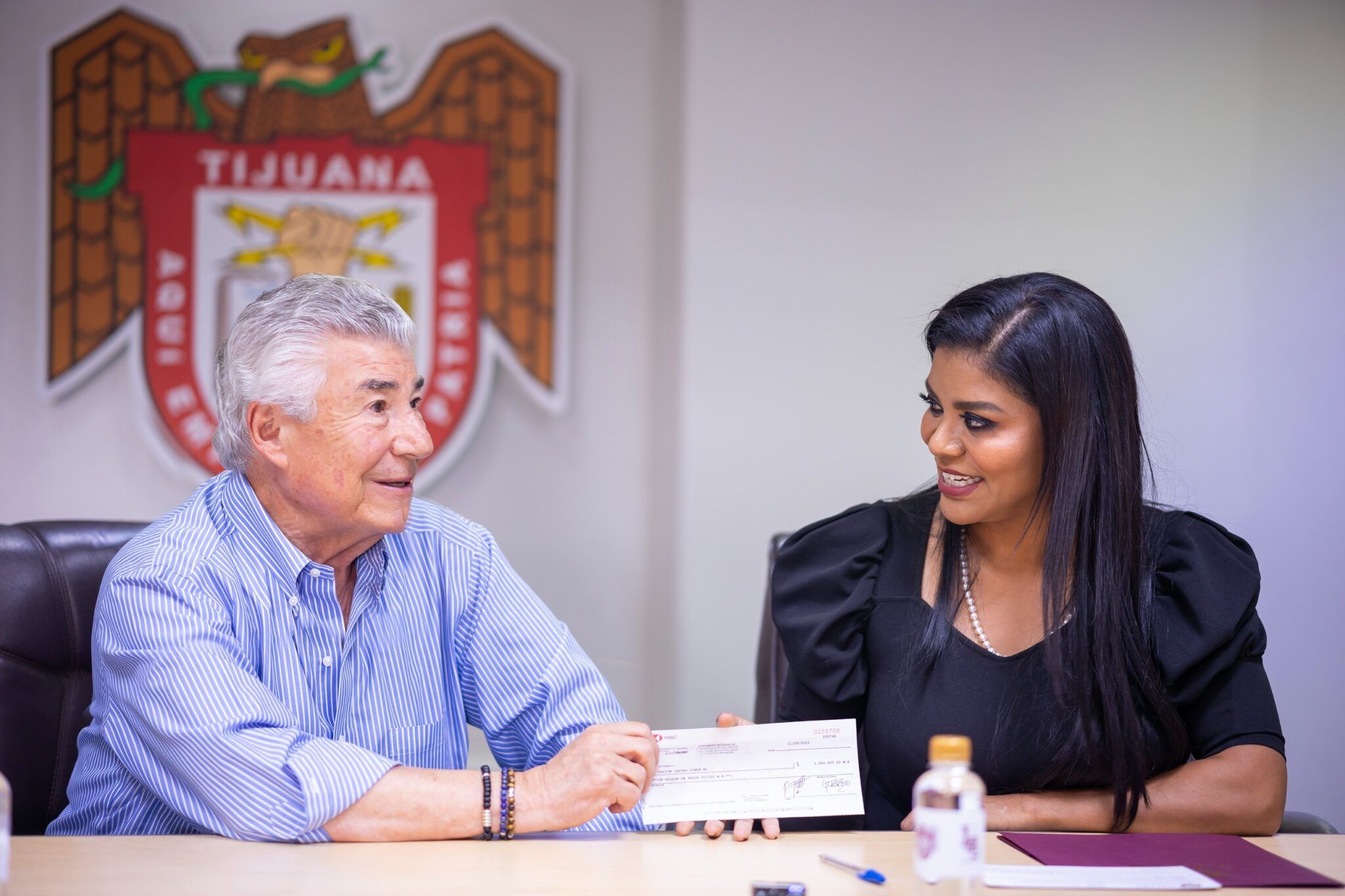 ALCALDESA MONTSERRAT CABALLERO ENTREGÓ DONATIVO A FUNDACIÓN CASTRO ...